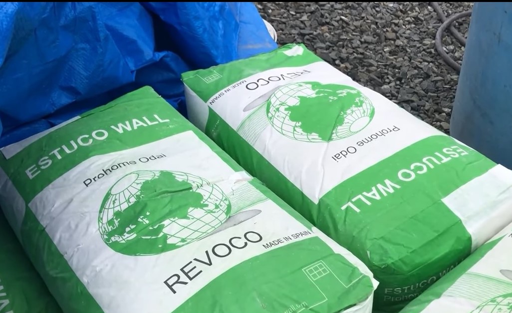 外装材REVOCO施工 in 岡山｜ヨーロッパ生まれの漆喰・塗り壁材エスタコウォール